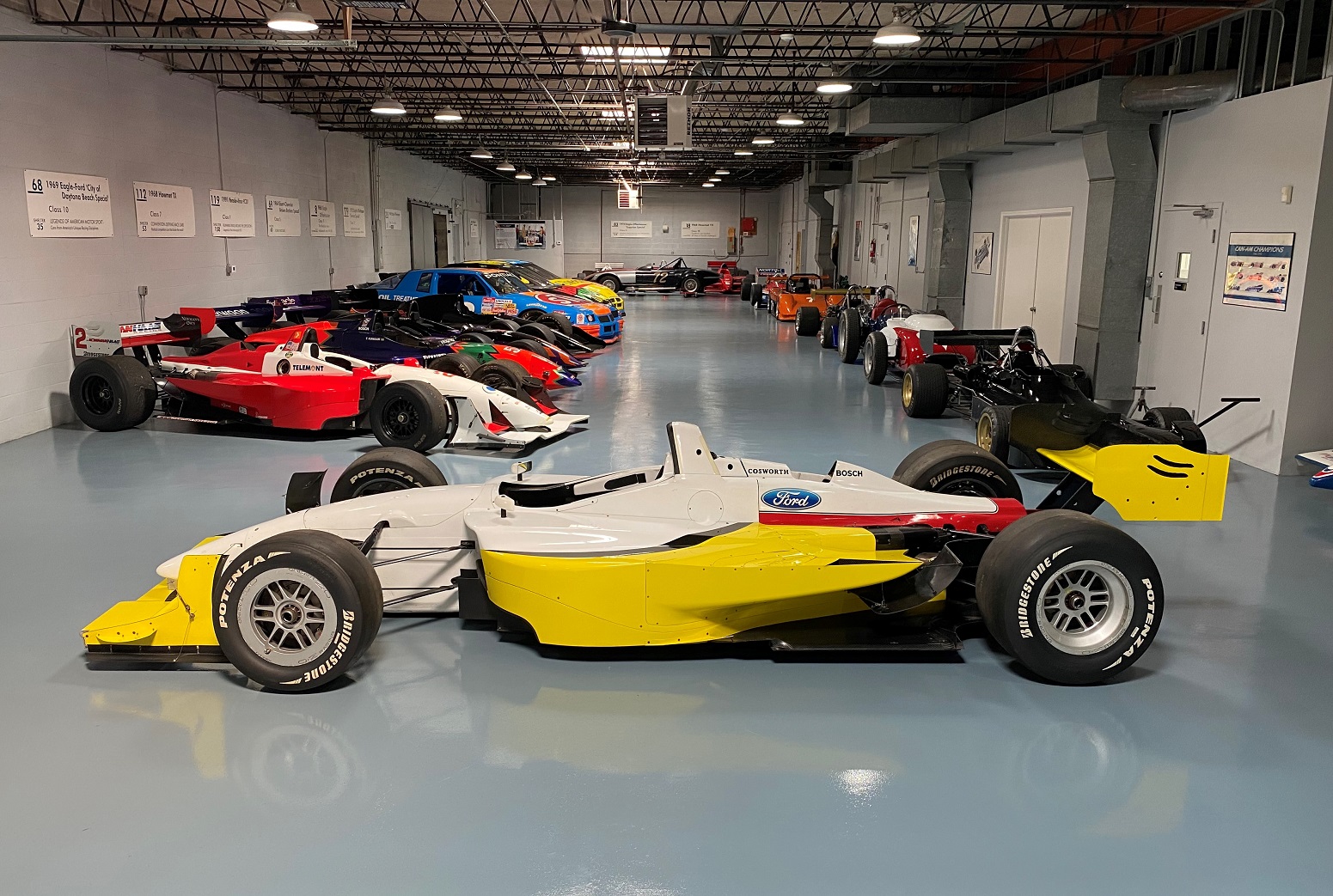 2003 Lola Champ Car HU04